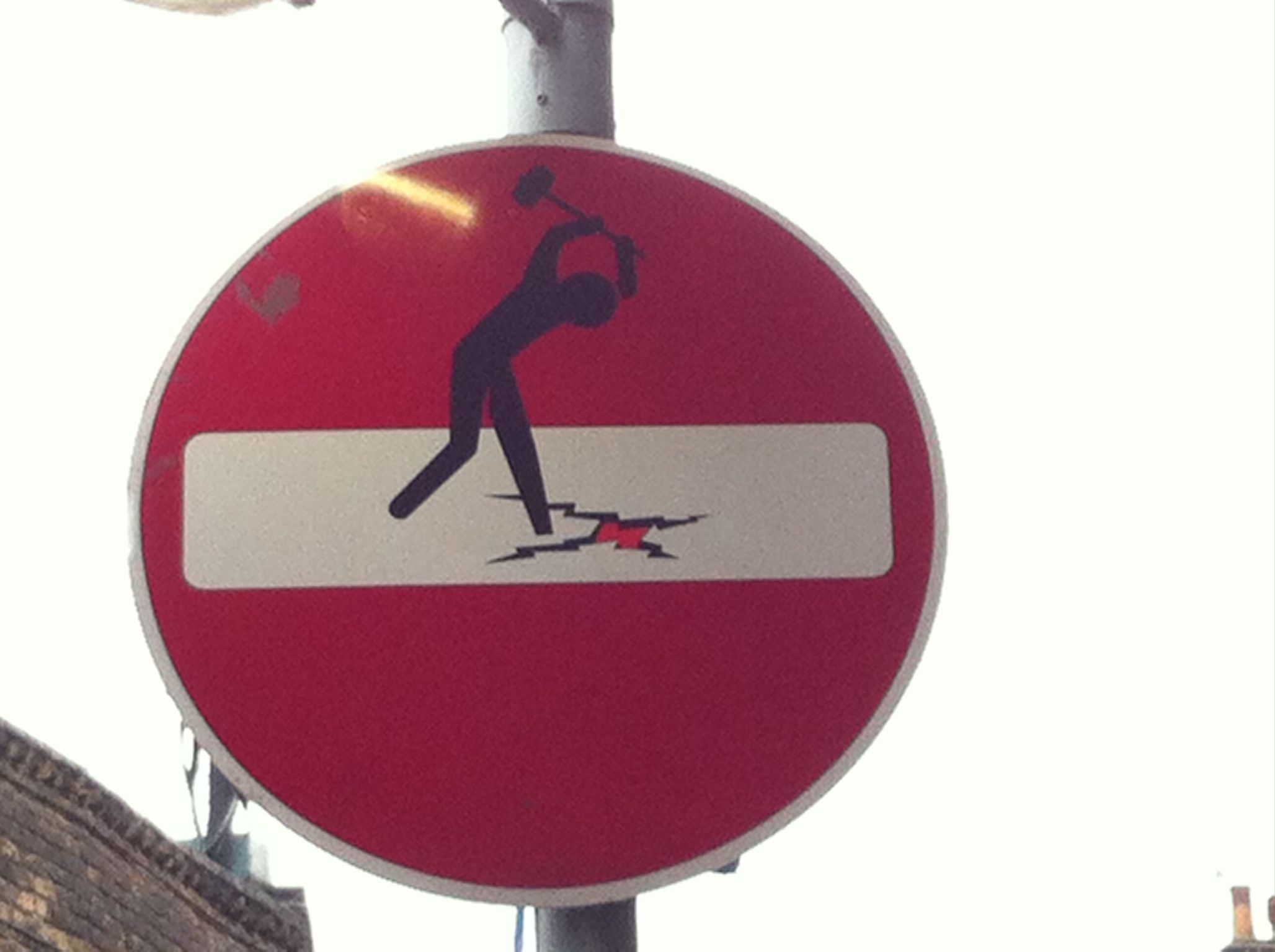 Amazing traffic sign graffiti in London | D for Dalrymple