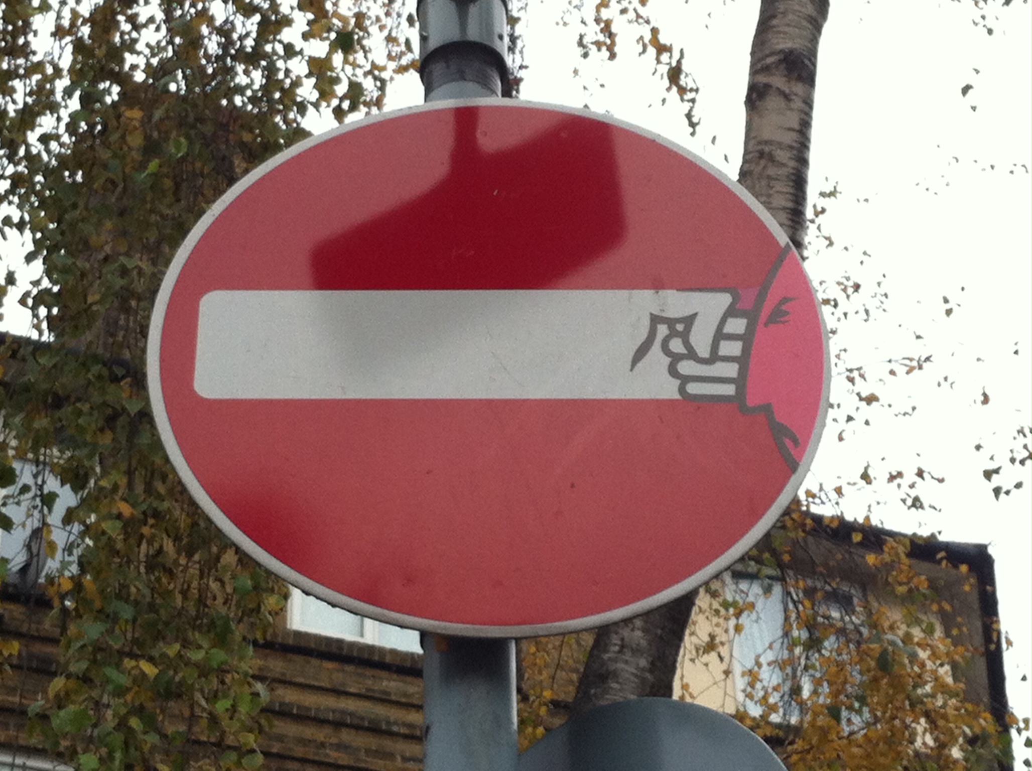 Amazing traffic sign graffiti in London | D for Dalrymple